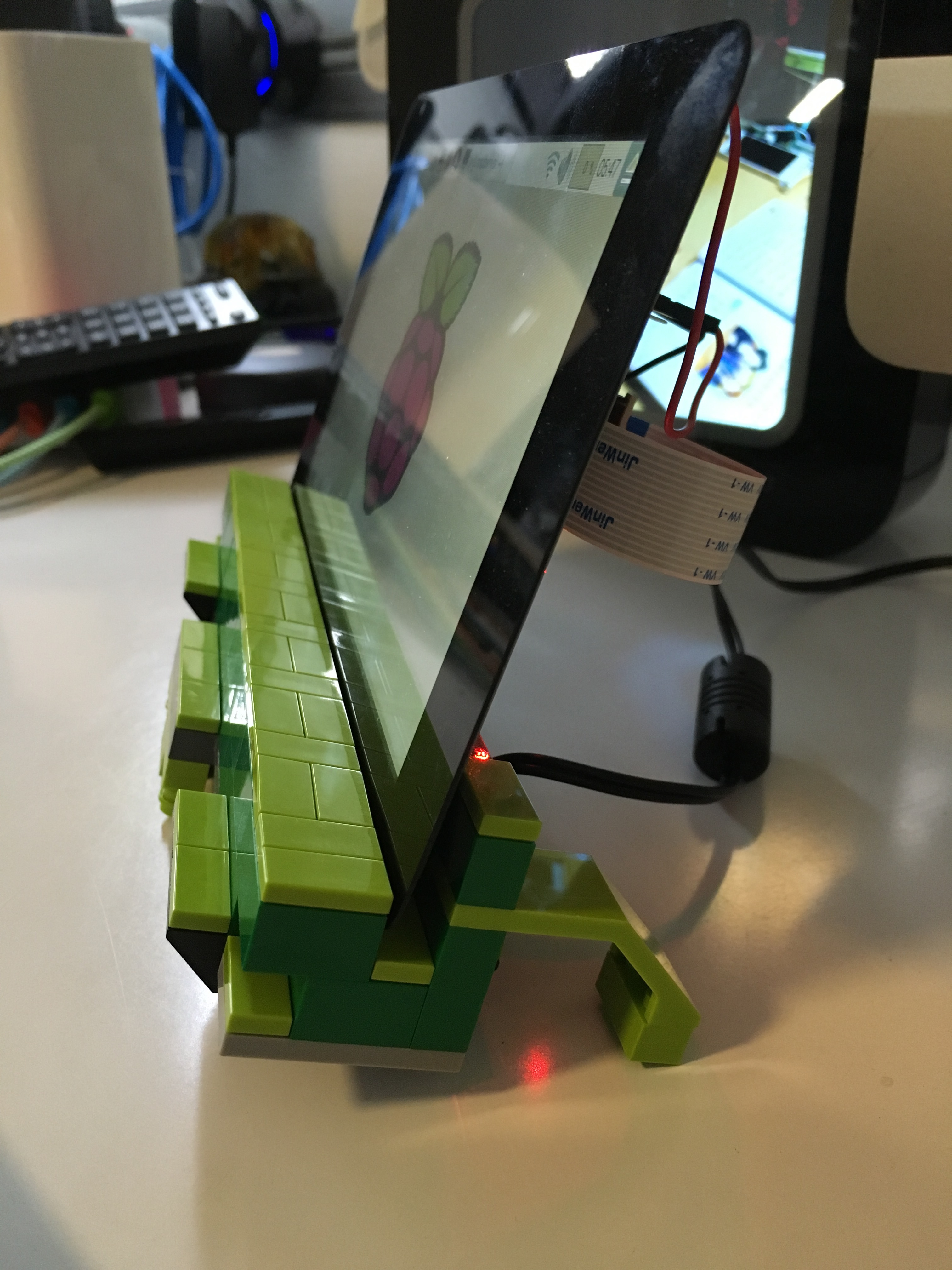 Lego stand for Raspberry Pi 3 – miniLiew