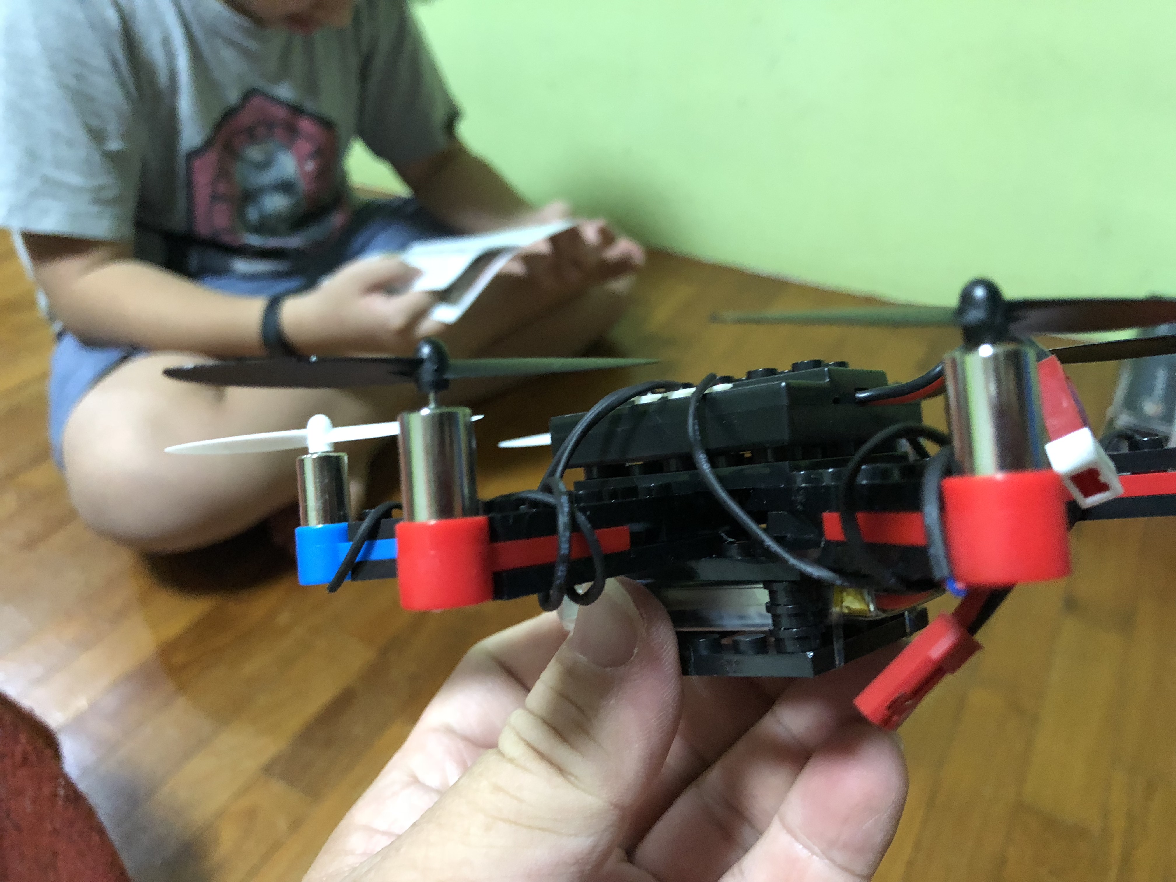 Jay’s Playing His First Drone – A Lego Drone – miniLiew