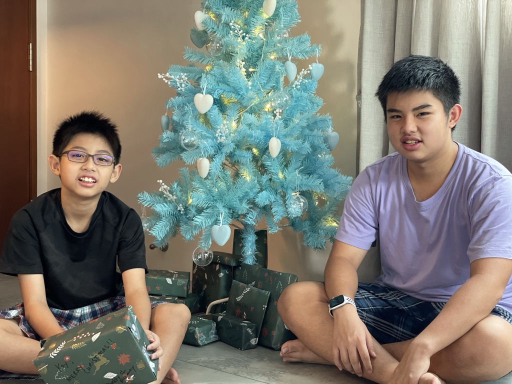 Jay Jay & His First Ray-Ban – miniLiew