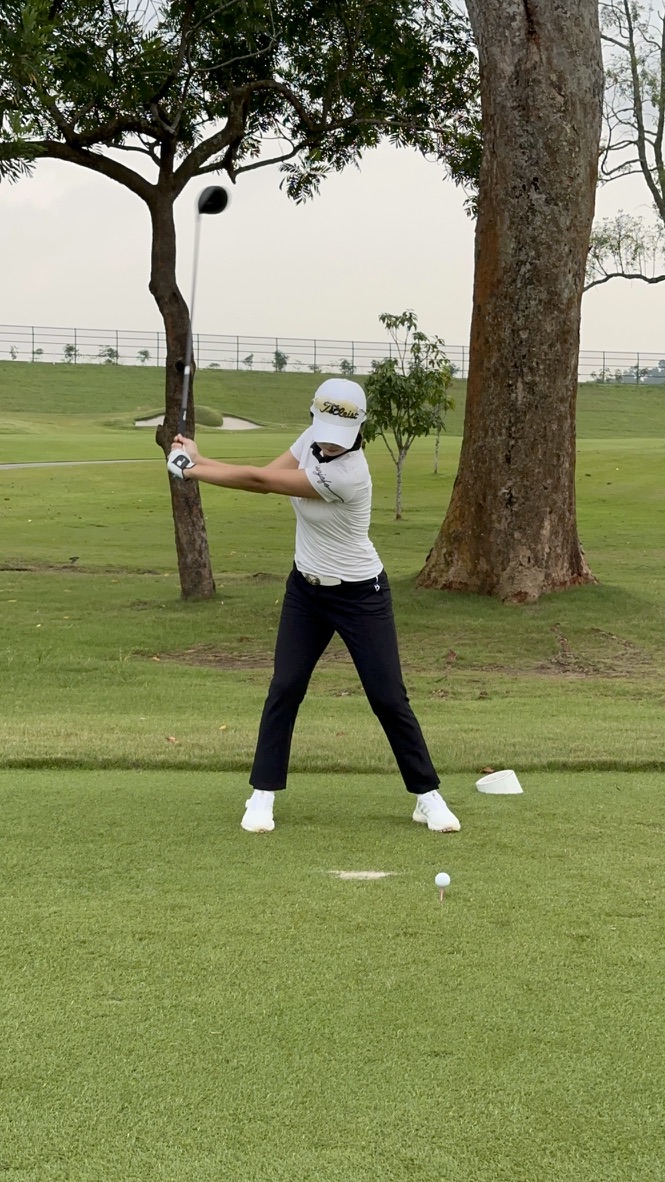 Golf with Tae Kyung Kim from Hidden Castle – miniLiew