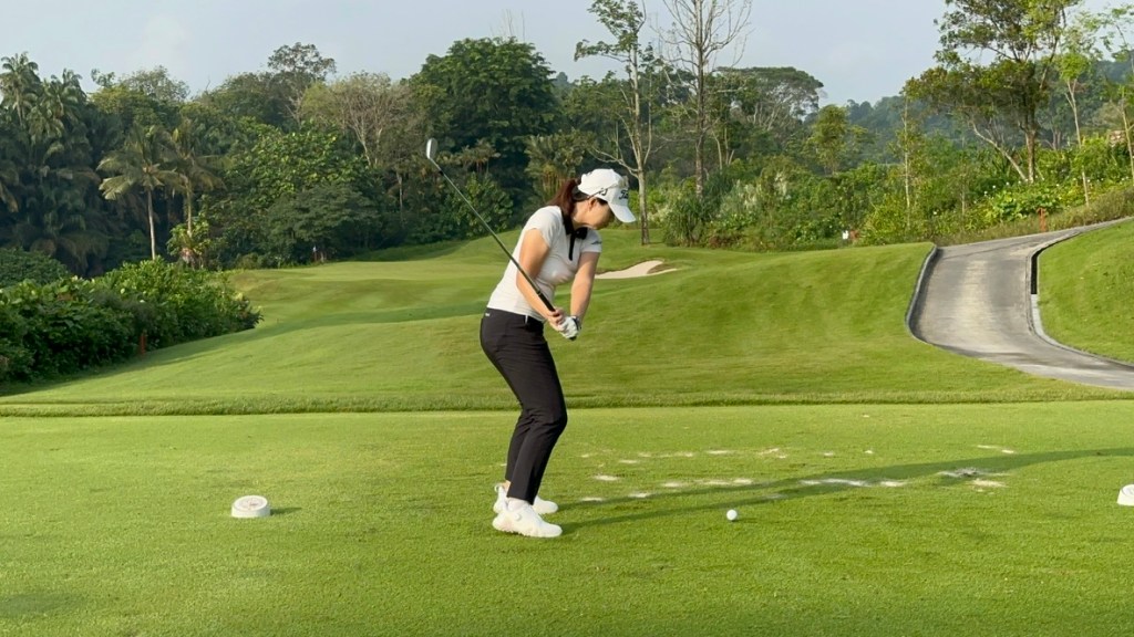 Golf with Tae Kyung Kim from Hidden Castle – miniLiew