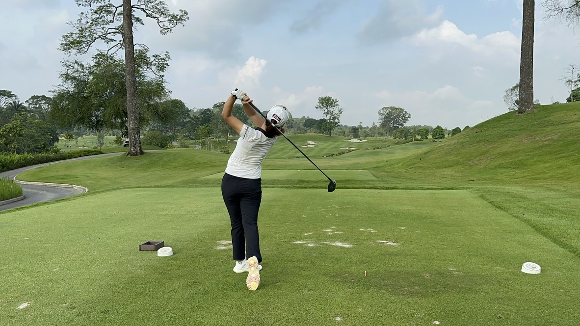 Golf with Tae Kyung Kim from Hidden Castle – miniLiew